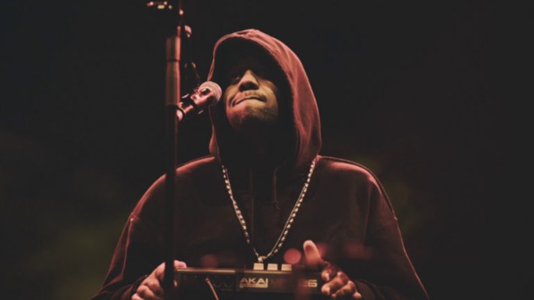 Allen Halloween prepara-se para lançar um livro - Rádio Oxigénio