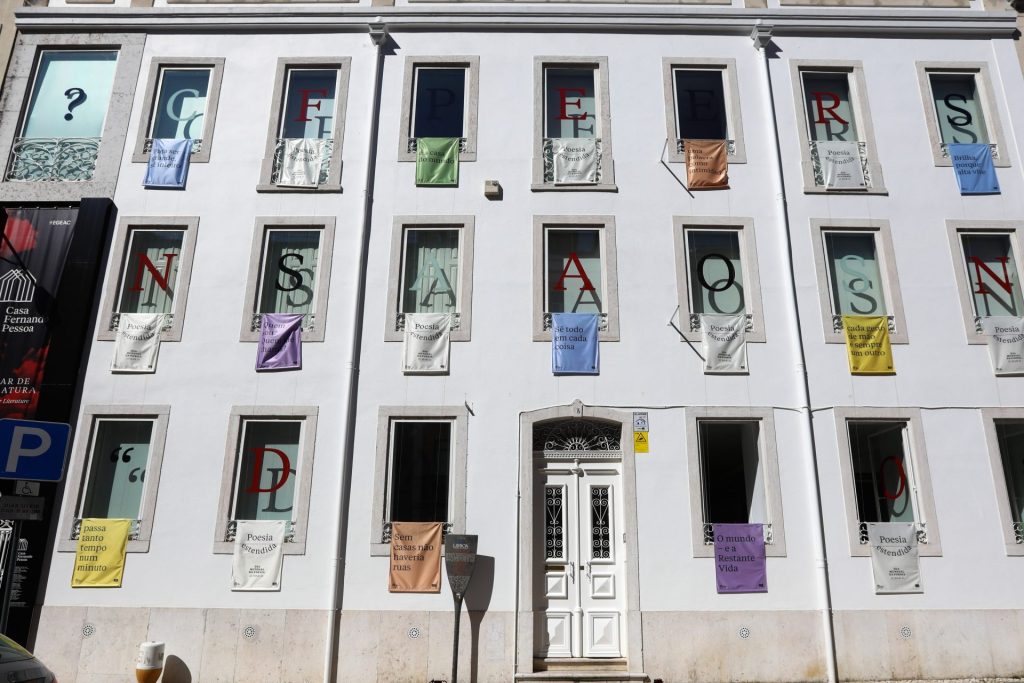 Dia Mundial da Poesia na Casa Fernando Pessoa - Rádio Oxigénio