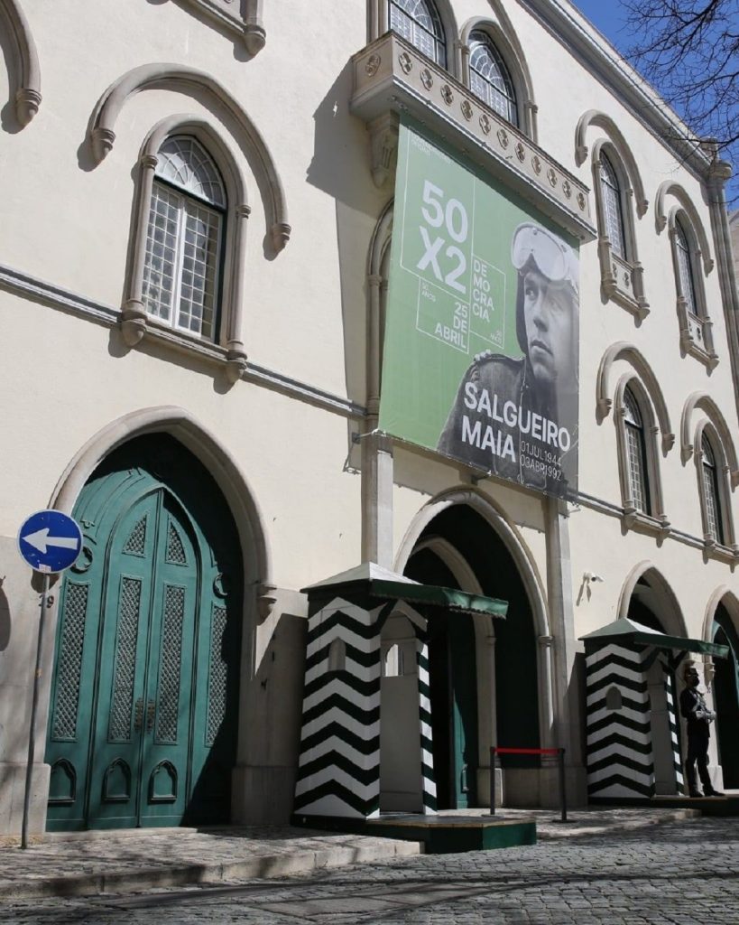 Quartel do Carmo abre ao público. - Rádio Oxigénio