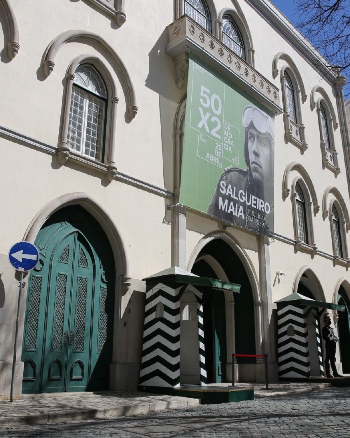 Quartel do Carmo abre ao público. - Rádio Oxigénio