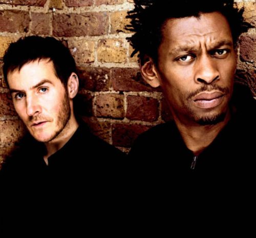 Massive Attack reagem a violência no Reino Unido - Rádio Oxigénio