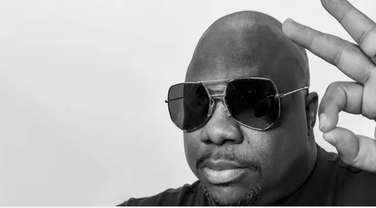 O lendário vocalista e DJ de Chicago Ron Carroll faleceu aos 57 anos ...