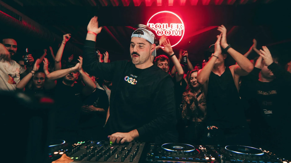 O fundador e CEO do Boiler Room, Blaise Bellville, deixa a empresa ...
